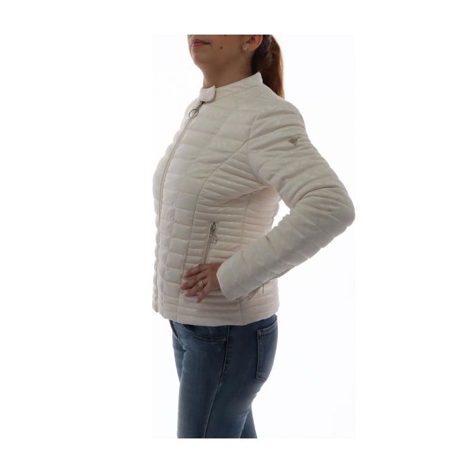 GUESS Дамско яке цвят бял - OneMoreTrend